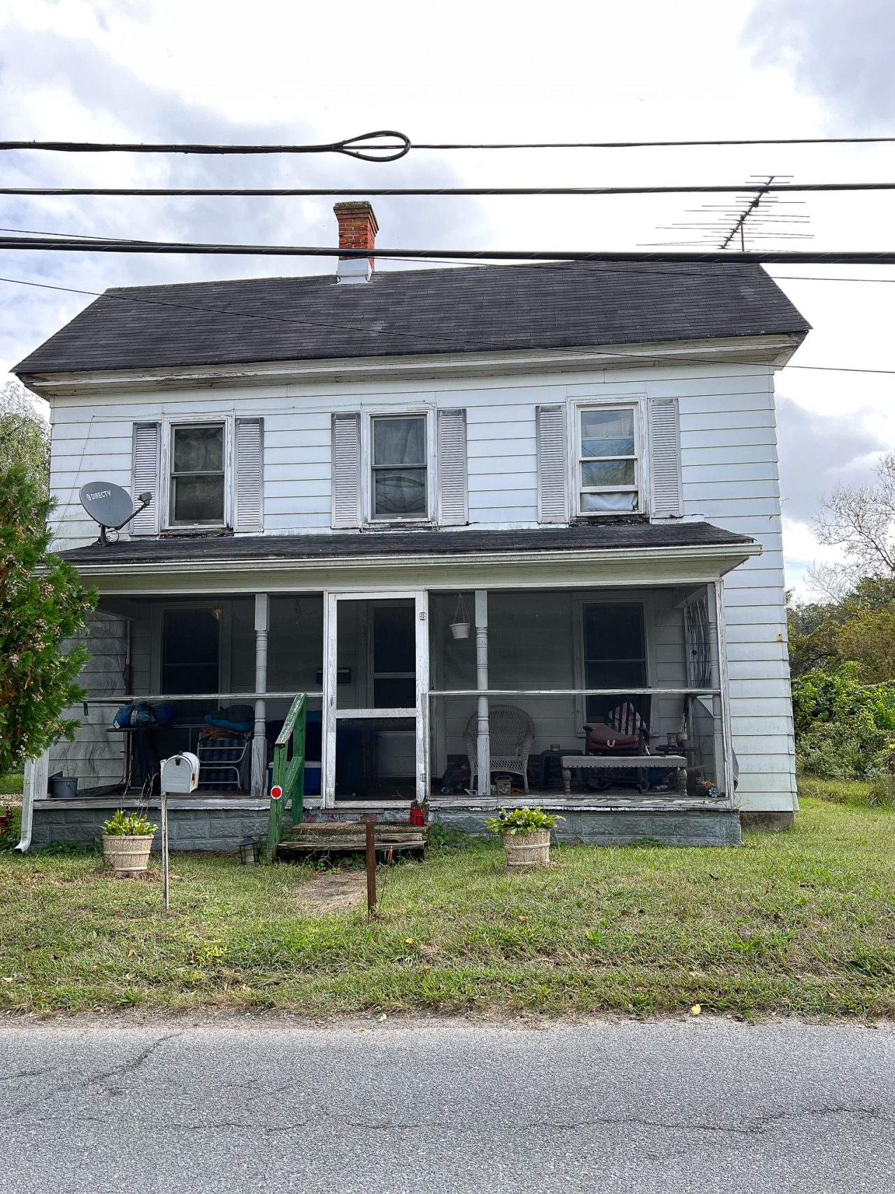 🏠🔑 Investment Opportunity: Renovation Potential 📍 223 Denton Rd ...